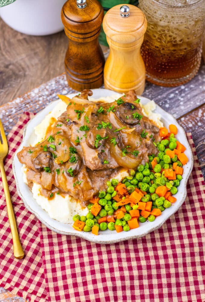 Slow Cooker Salisbury Steak And Mushrooms - Super Tasty Recipes
